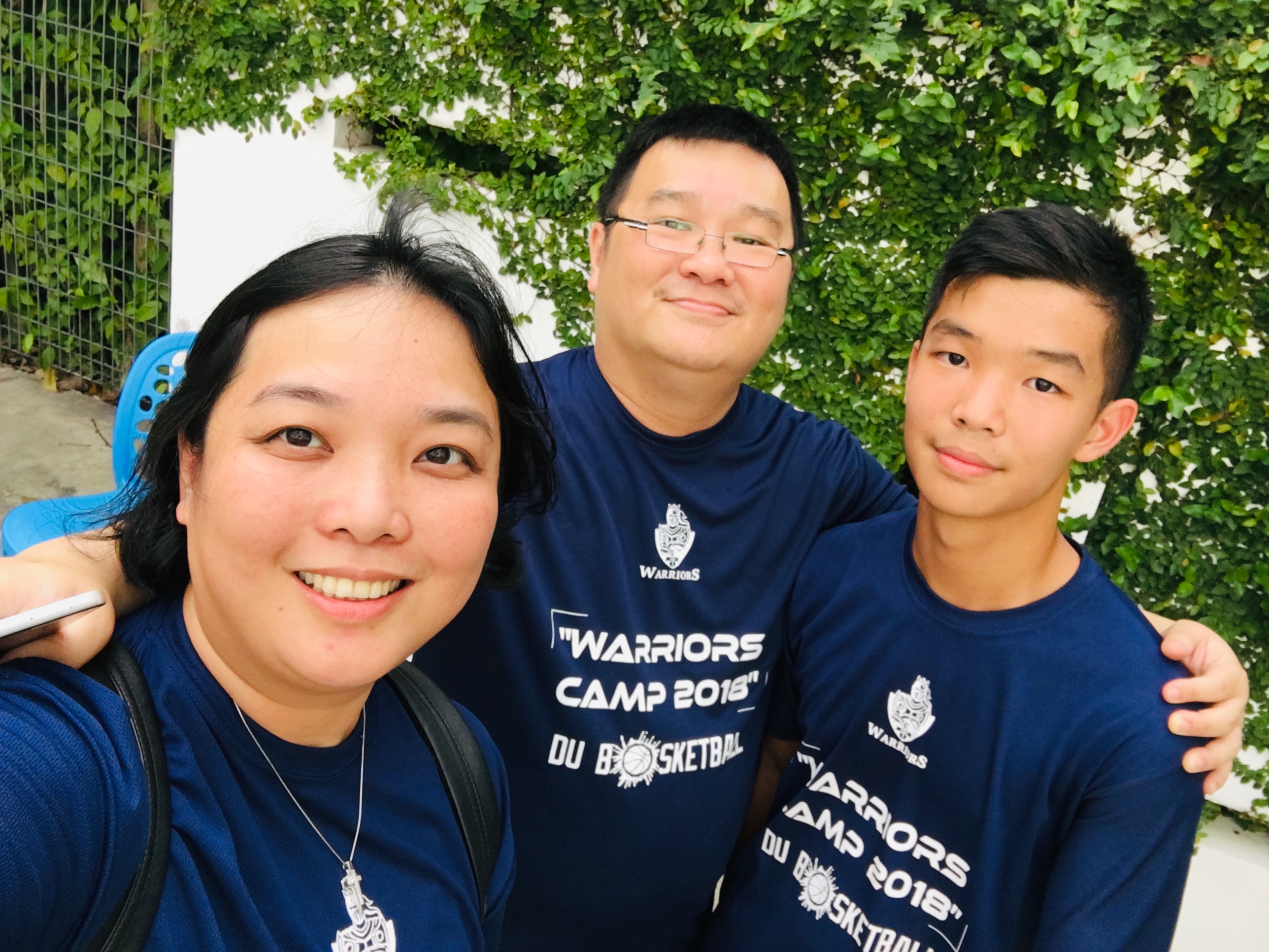 Yong Meng Keet & Jenn Poon Wei Ling with Justin | Sunway Alumni